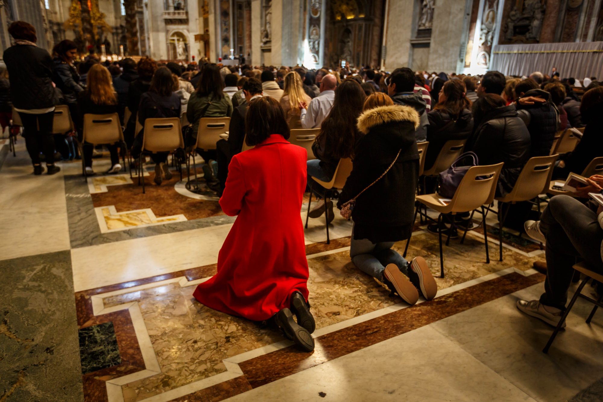 Kneeling During the Mass - IMB