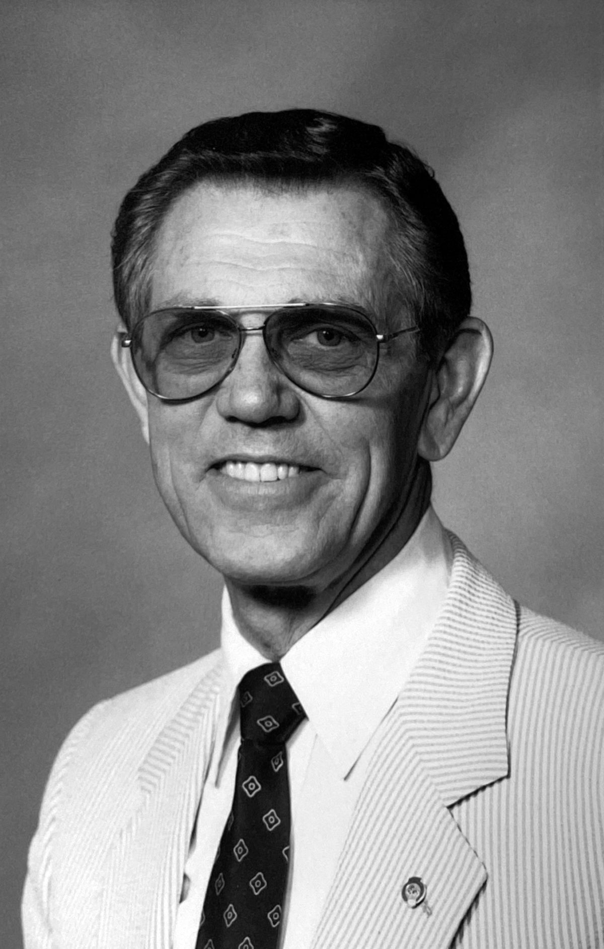 In memoriam: Missionary emeritus Howard Cloyes Starnes, 91 - IMB